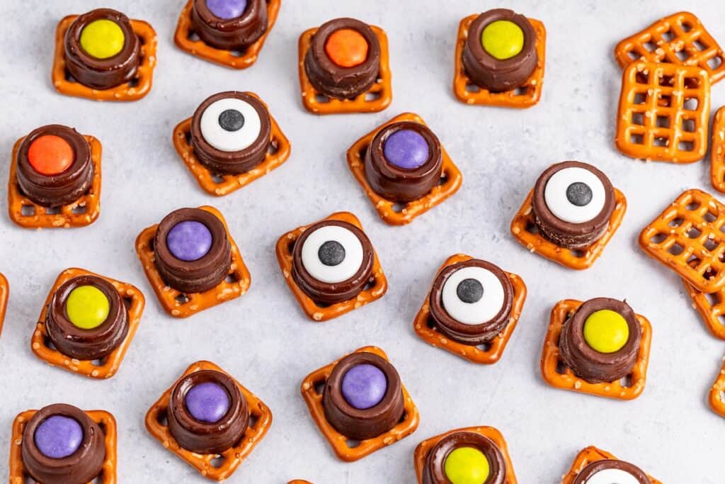 Easy Halloween Rolo Pretzels