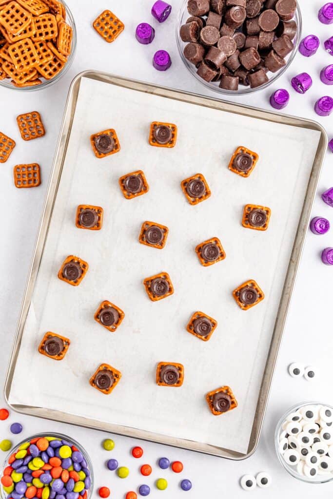 Easy Halloween Rolo Pretzels
