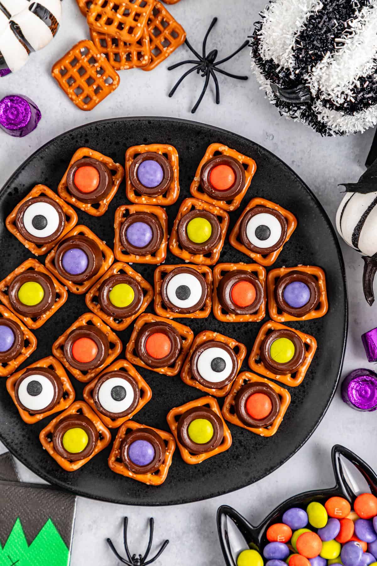 Easy Halloween Rolo Pretzels